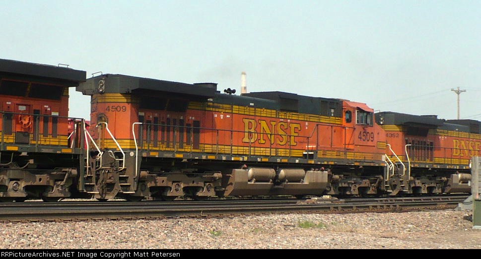 BNSF 4509